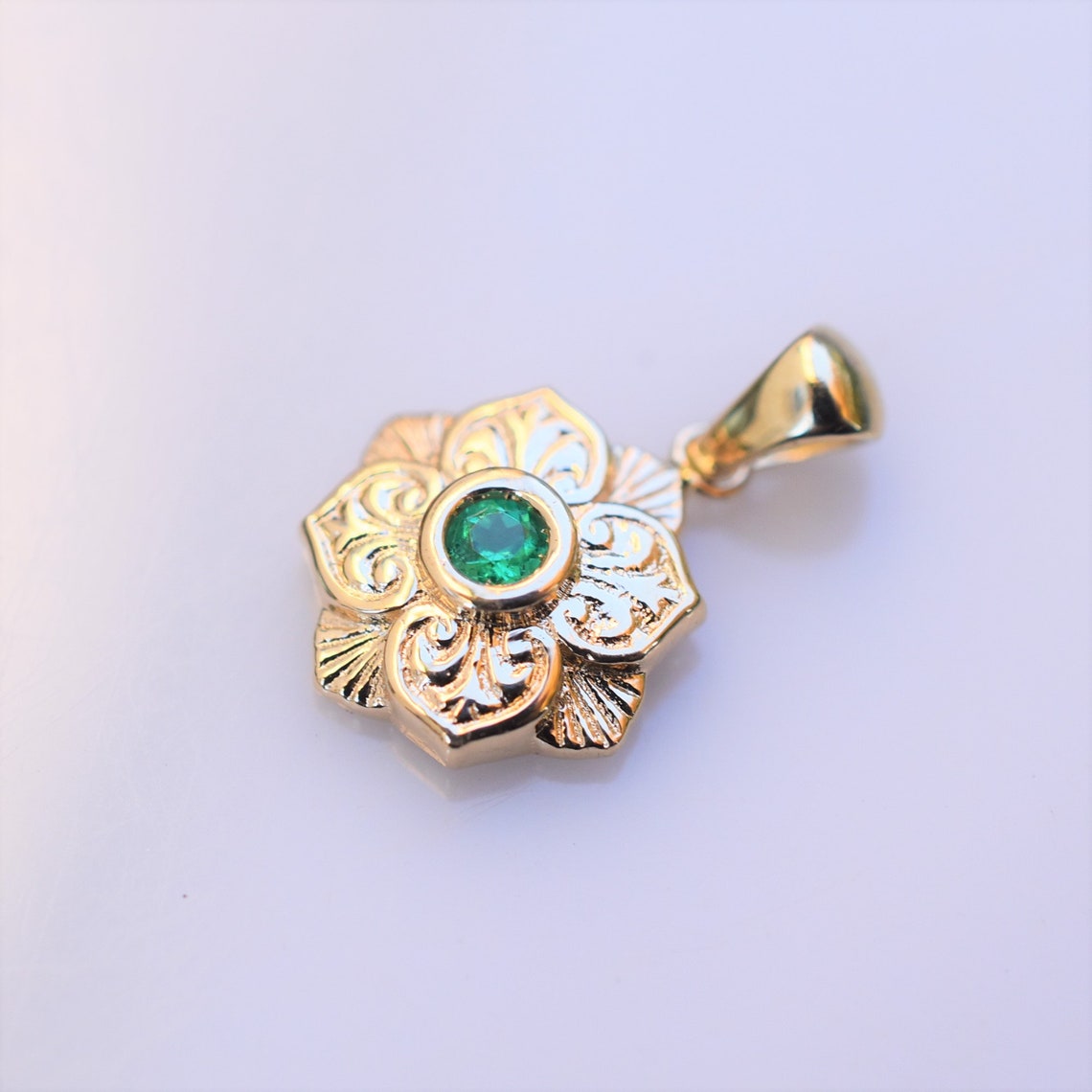Fine Emerald Pendant Yellow Gold Lily Pendant With 3.5mm - Etsy