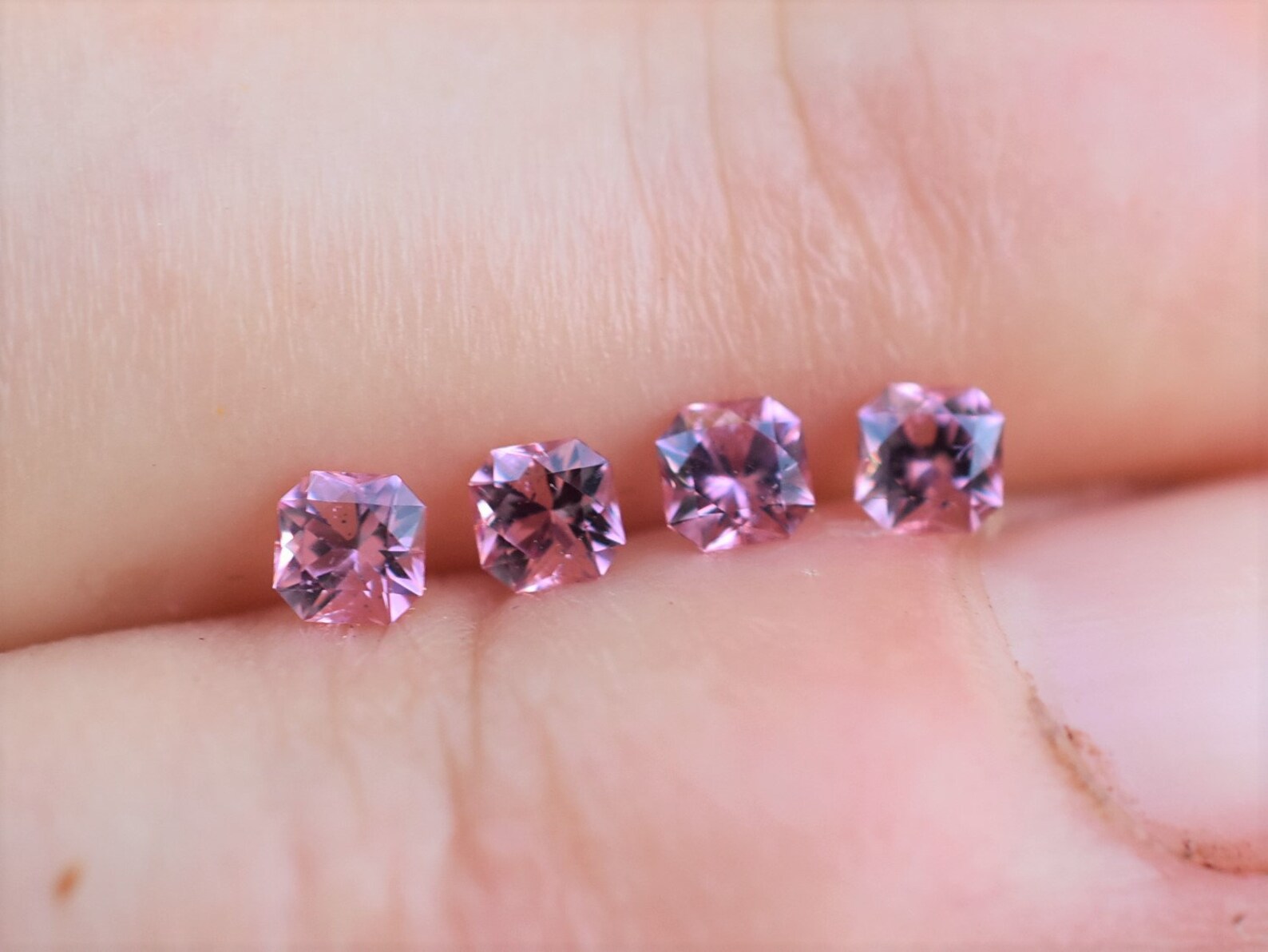 Vietnamese Peach Pink Spinel Gemstone: 3mm Flanders Cut - Etsy