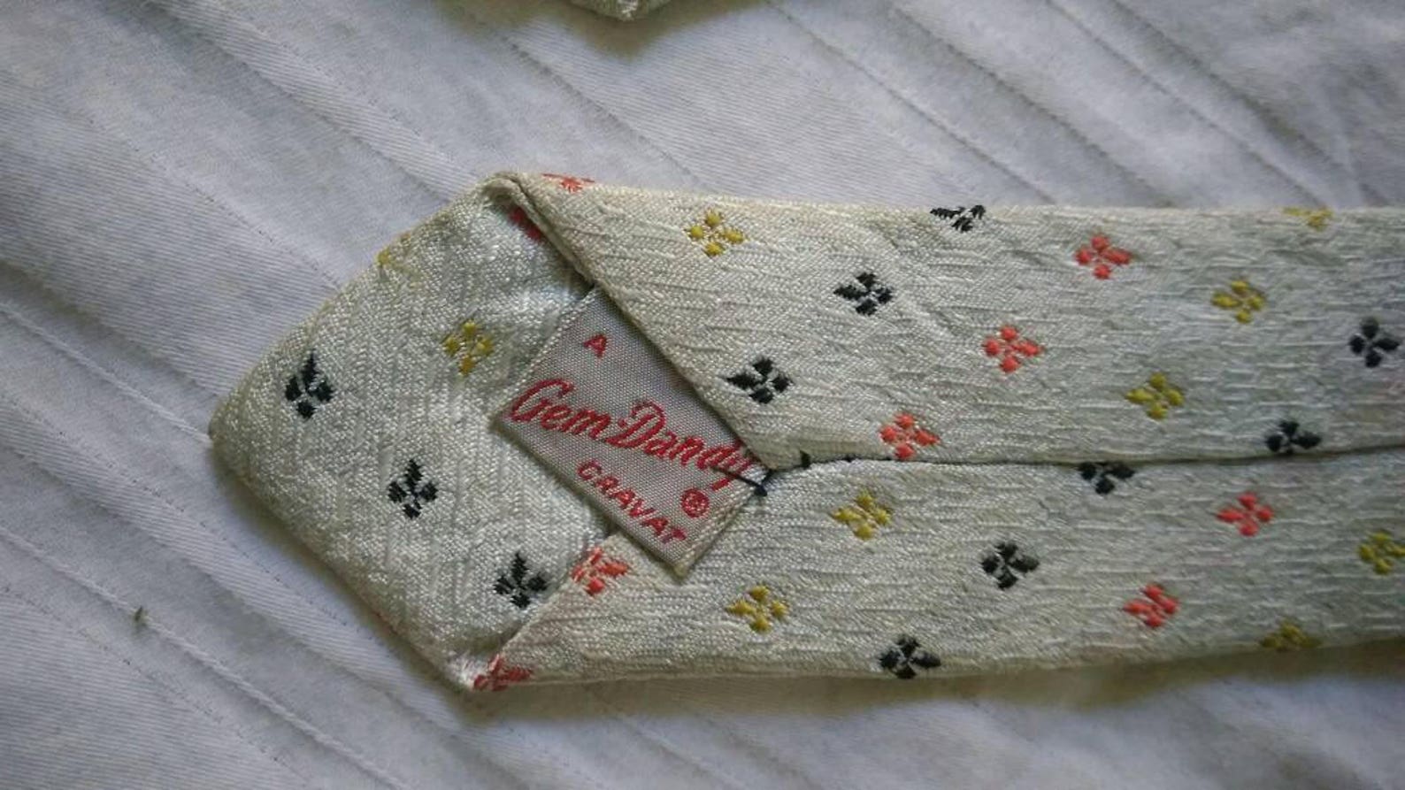 1950s Gem-dandy Brand Skinny Tie Polyester Red or Silver Mid Century ...