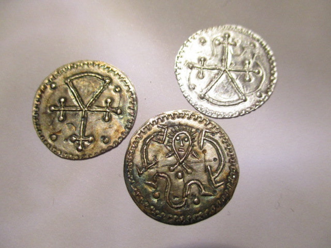 Harold Bluetooth C. 975 – 90 King of Denmark Bracteate Imitation Hand ...