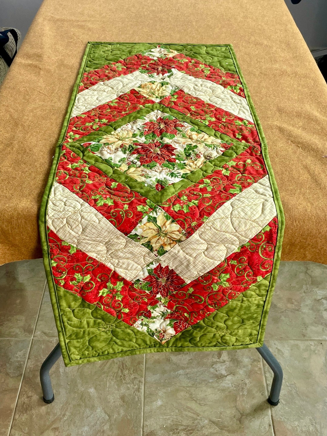 Christmas Poinsettia Table Runner, Holiday Quilted Runner, Holly Berry ...