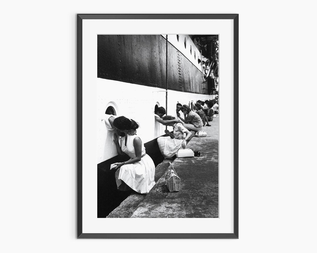 Sailors Saying Goodbye, Last Kiss Before WW2, World War Two, Historical ...