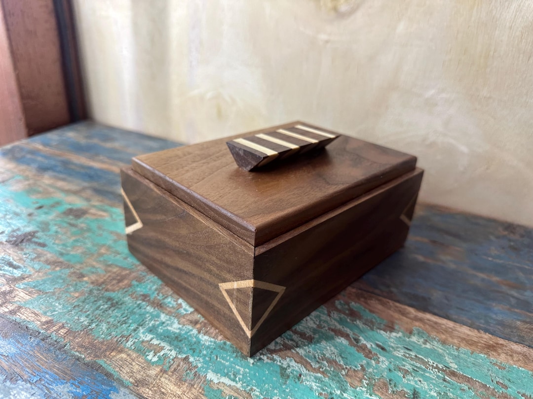 Diamond Shaped Spline Box With Proprietary Handle and Made With a 360 ...