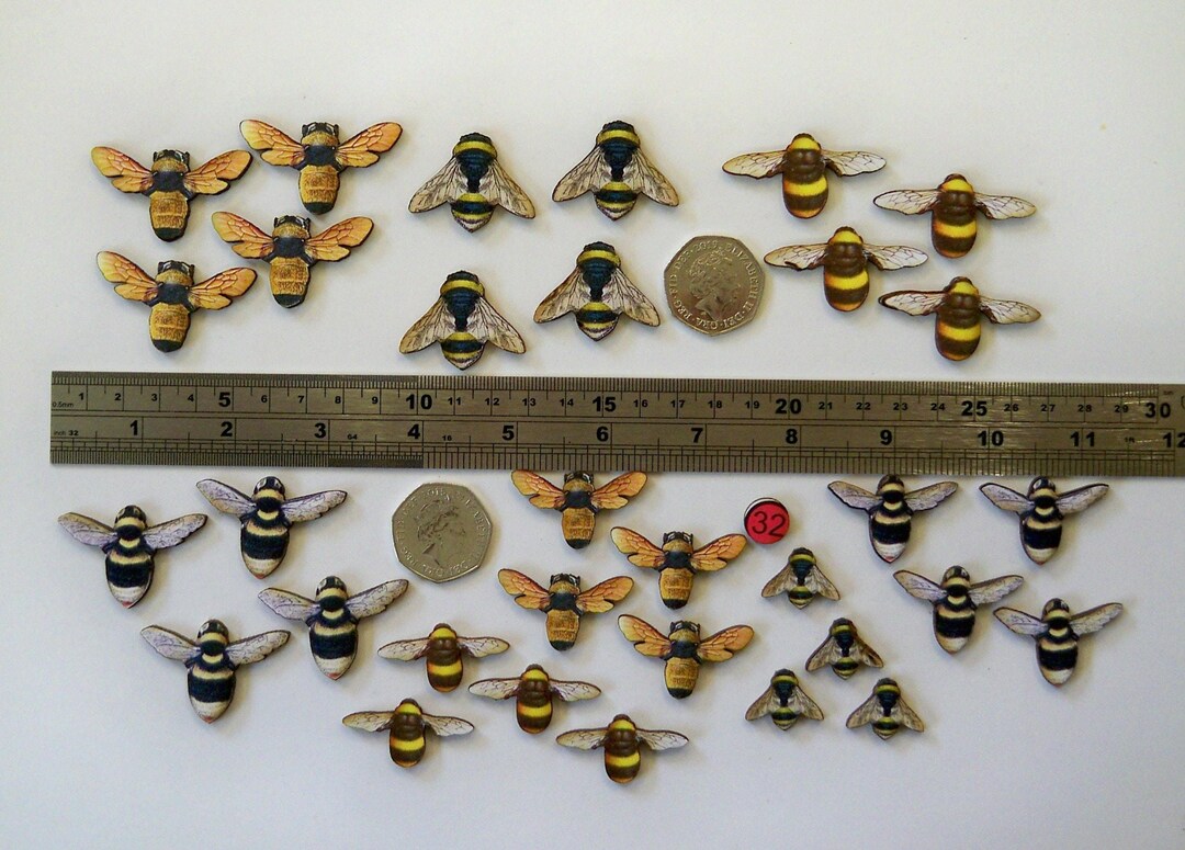 Bees. Bee Swarm. 32 Bees in the Packet. - Etsy