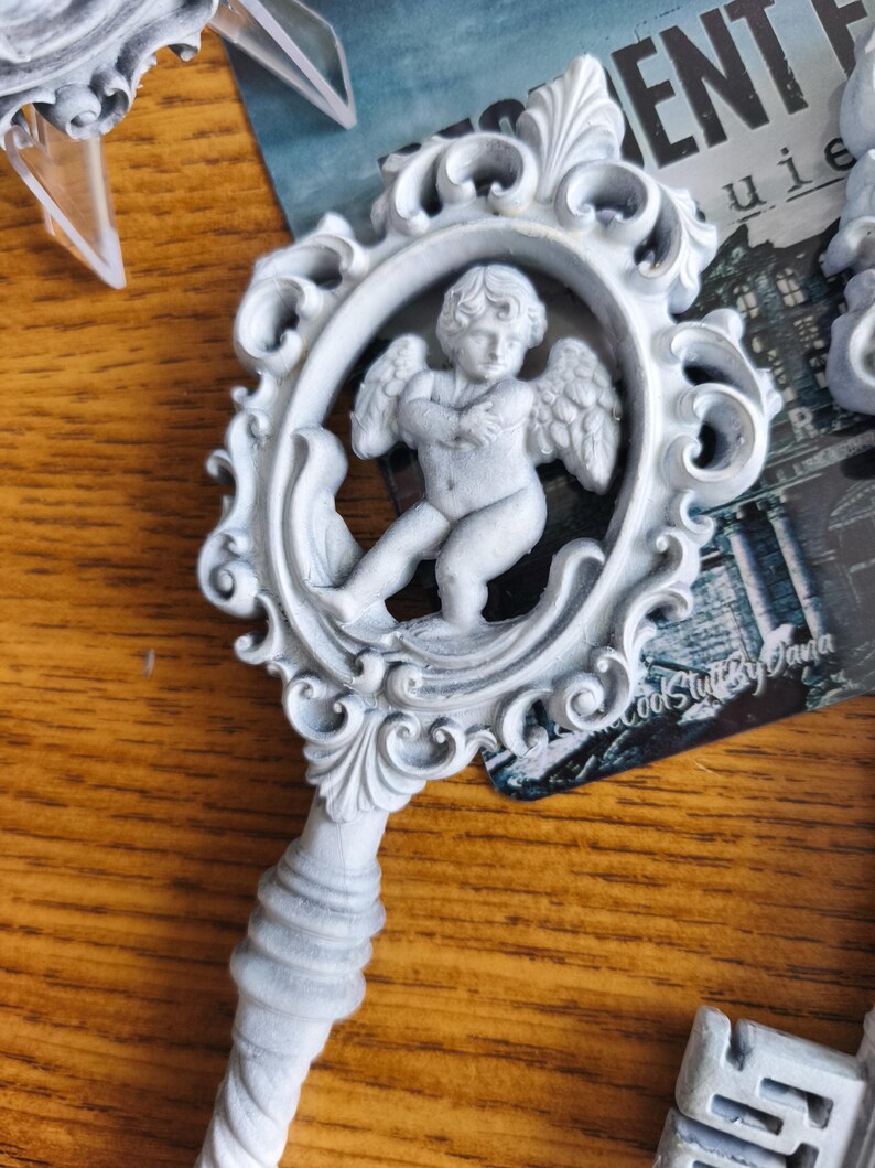 Resident Evil Requiem – Cherub Key (redwood Hotel) Cosplay Prop - Etsy