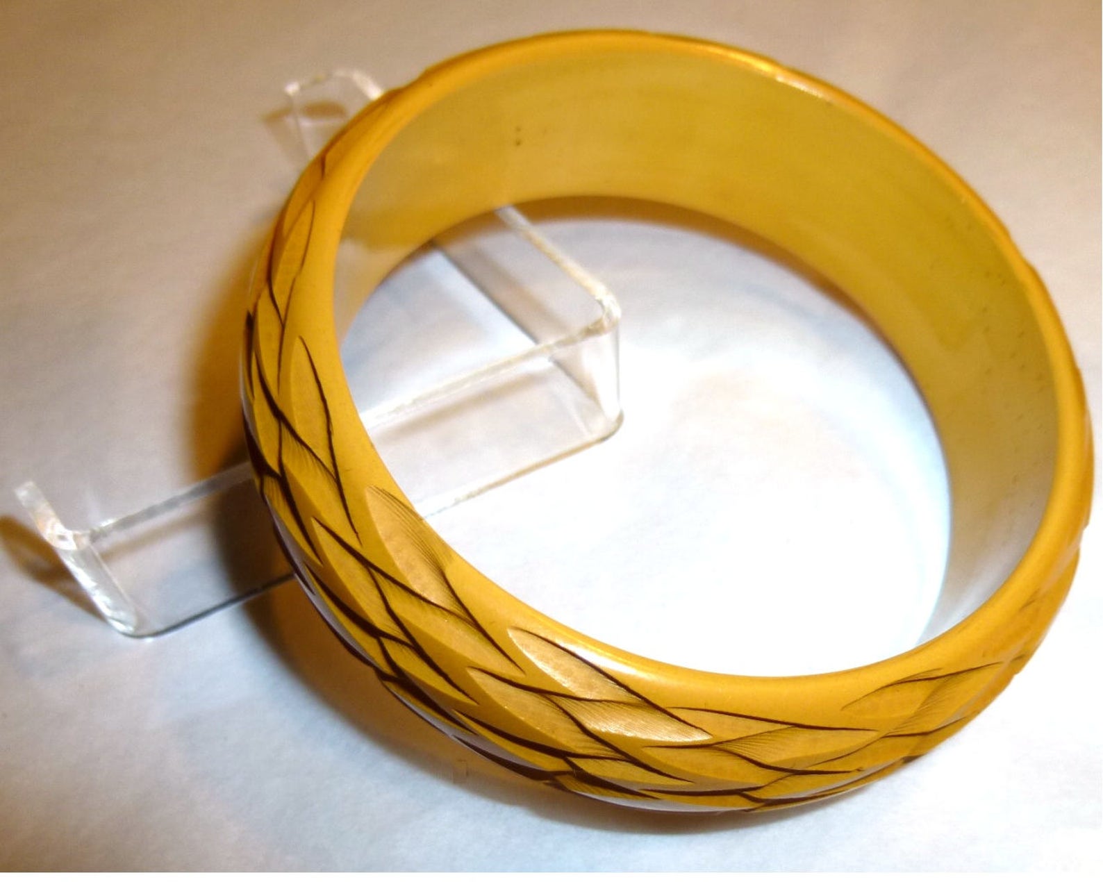 Bakelite Bangle Bracelet. Deep Carved ZigZags Vintage Circa | Etsy