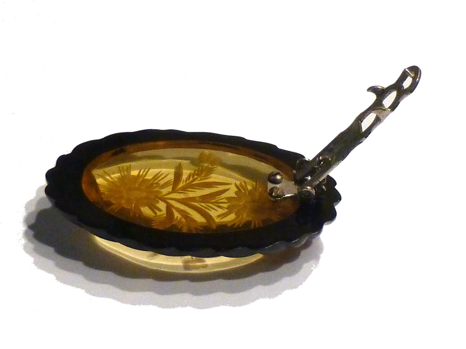 Bakelite Clip. Vintage Carved Laminated Two Tone Dress Clip. - Etsy