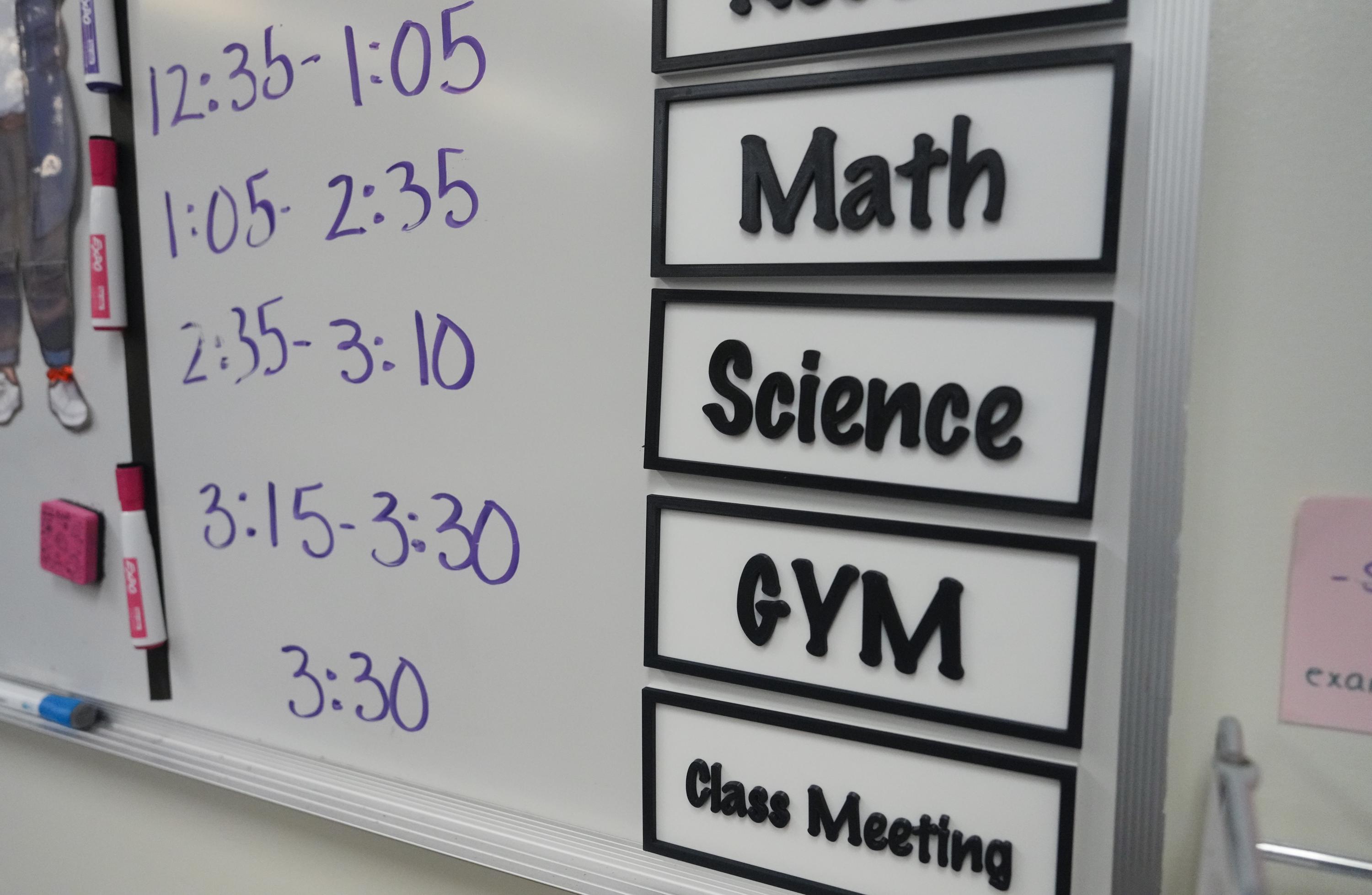 Classroom Agenda Schedule for Teacher Whiteboard Plan Daily Routine ...
