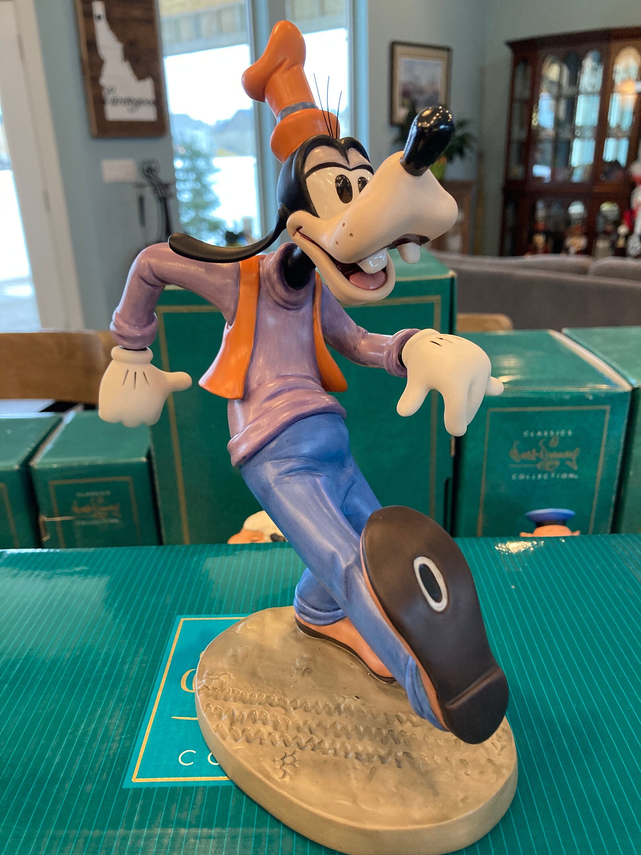 Disney WDCC Goofy moving Day 1997 oh the - Etsy