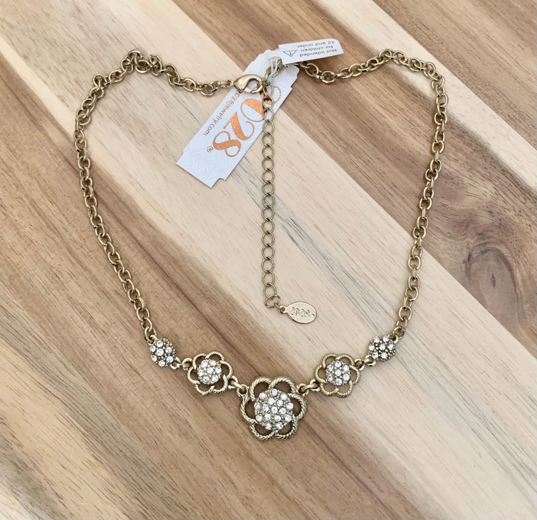 2028 Sparkling Flowers Necklace Vintage Jewelry - Etsy