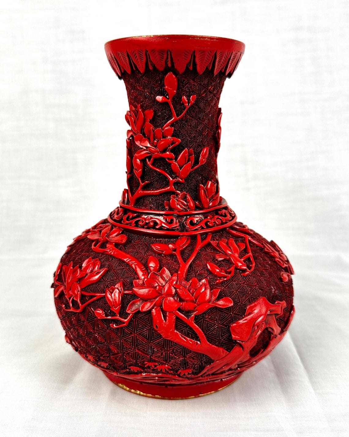 Vintage Chinese Cinnabar Lacquer Yuhu Vase Red Yun Kang Art and Design ...