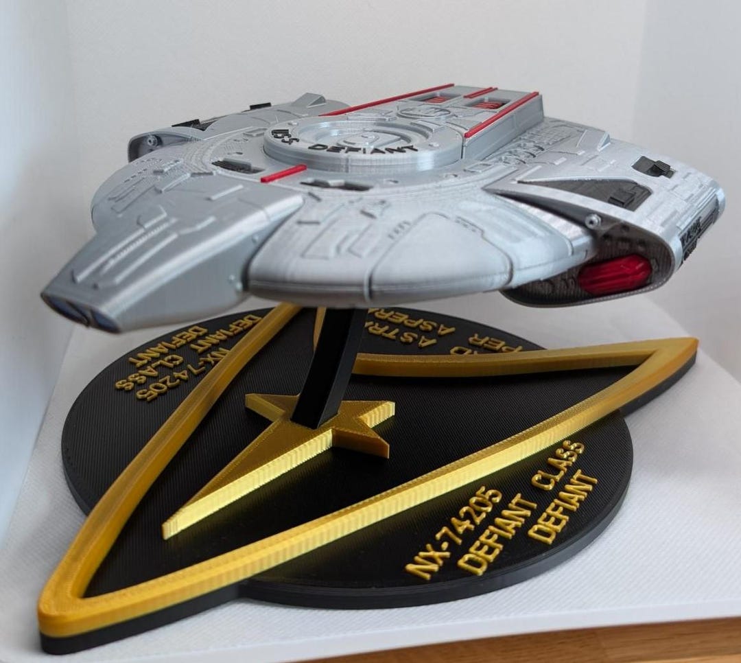 Defiant Starship Model With Stand- Deep Space Nine - Highly Detailed 3D ...