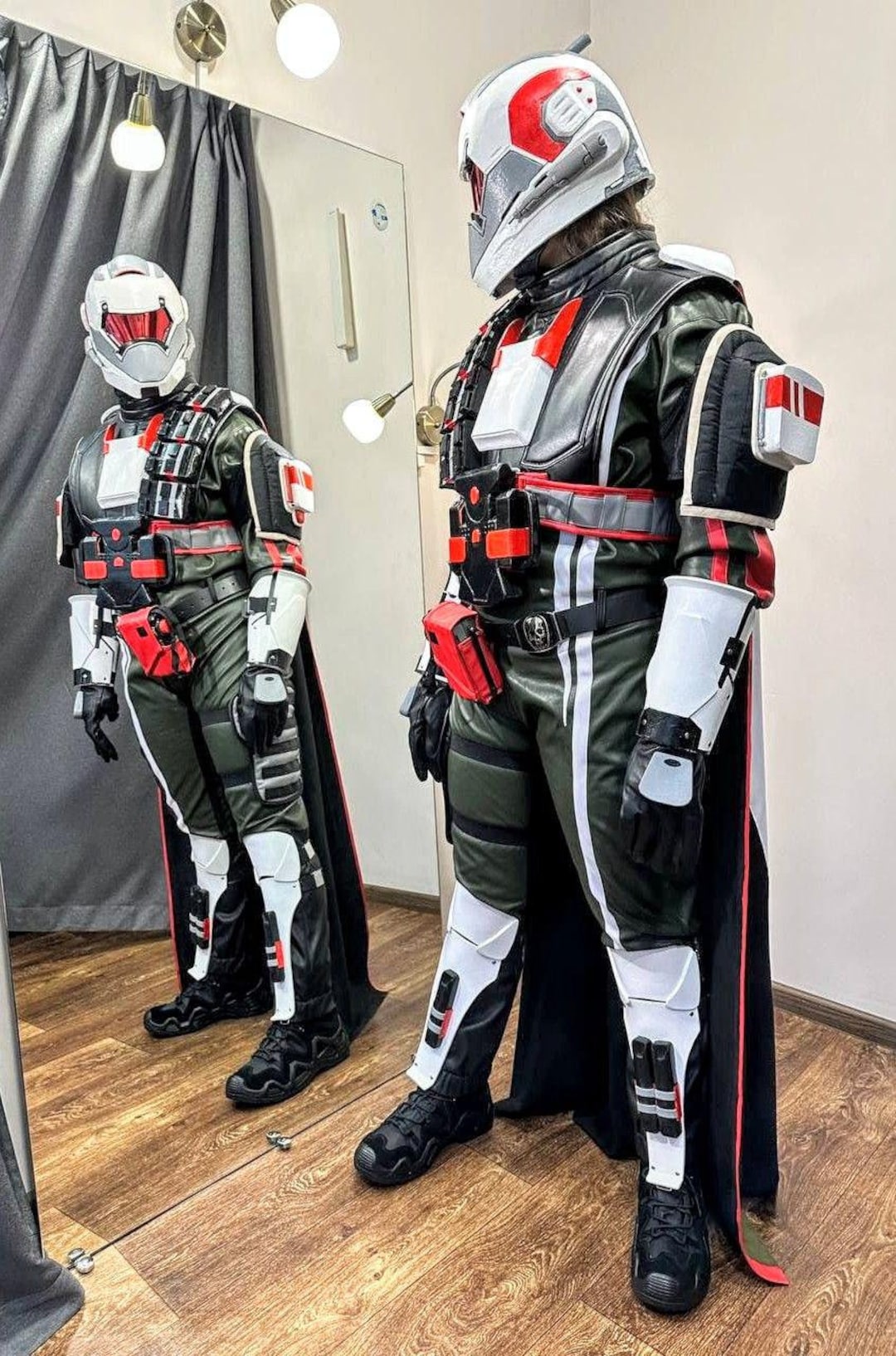 Cosplay Costume Helldivers 2 - the Trench Paramedic Armour, Made to ...