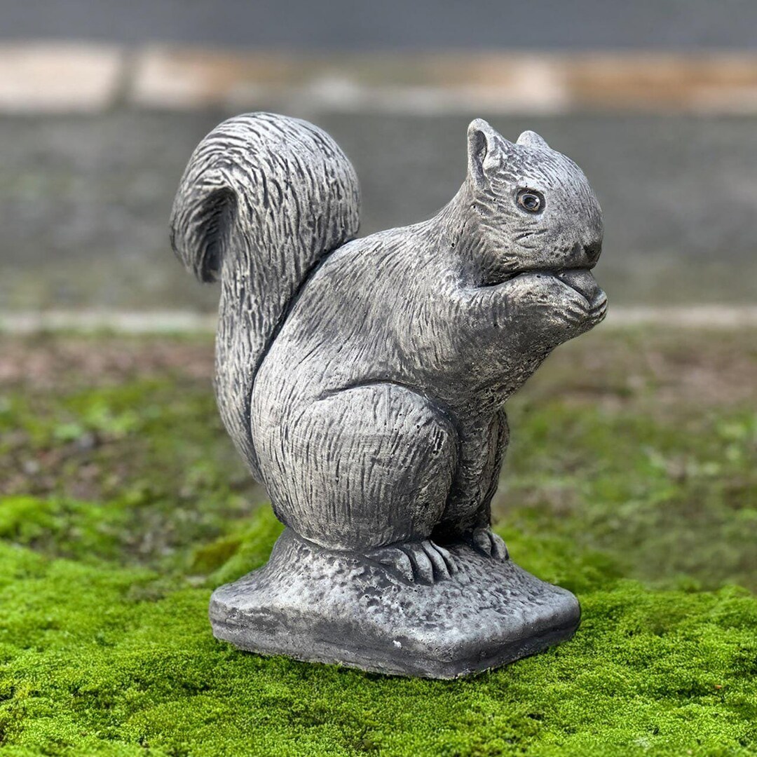 Stone Squirrel Statue Concrete Garden Figurine Outdoor Woodland Decor ...