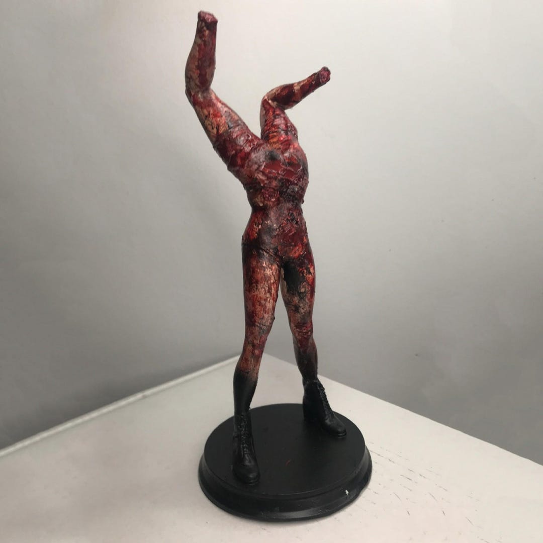 Silent Hill 2 Remake Lying Mannequin - High Quality Resin Statue ...