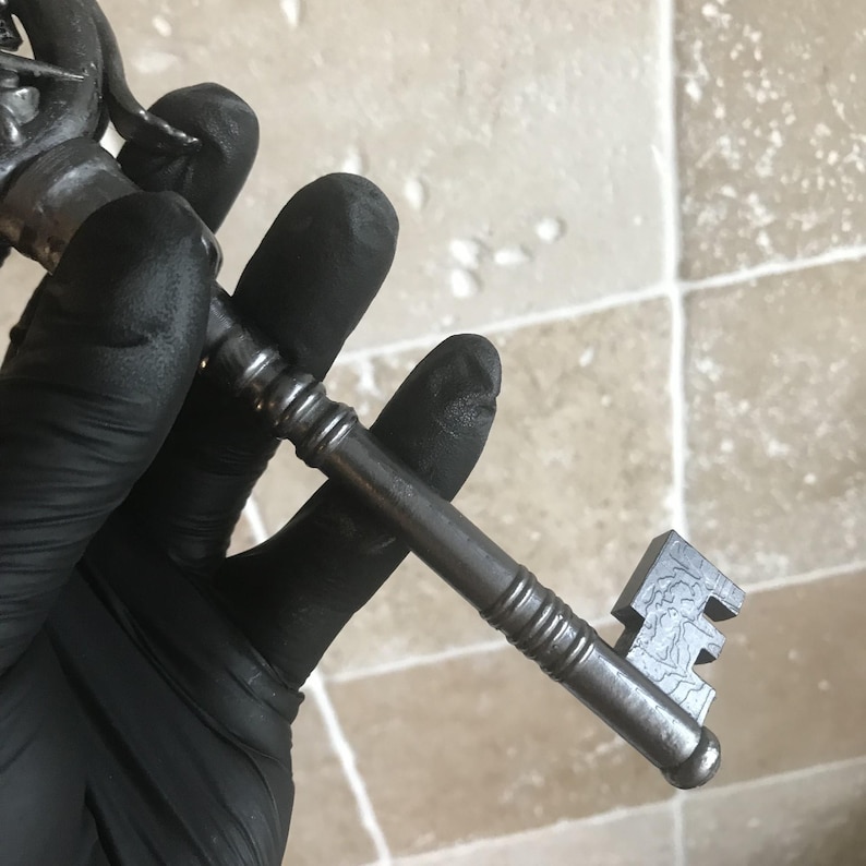 Resident Evil 8 Dimitrescu's Key Resin Resident Evil Key High Quality ...