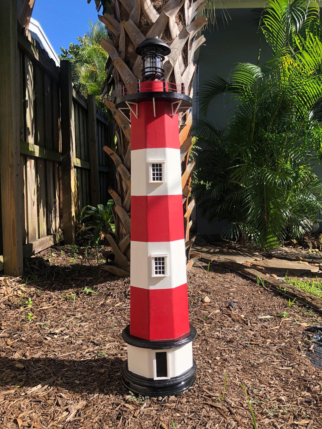Solar Powered Lighthouse for Garden and Yard Decoration, Outdoor Accent ...