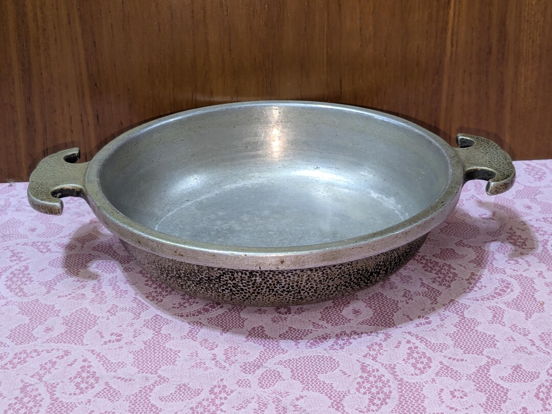 Vintage Guardian Service Hammered Aluminum Cookware ~ 8.5” Wide With ...
