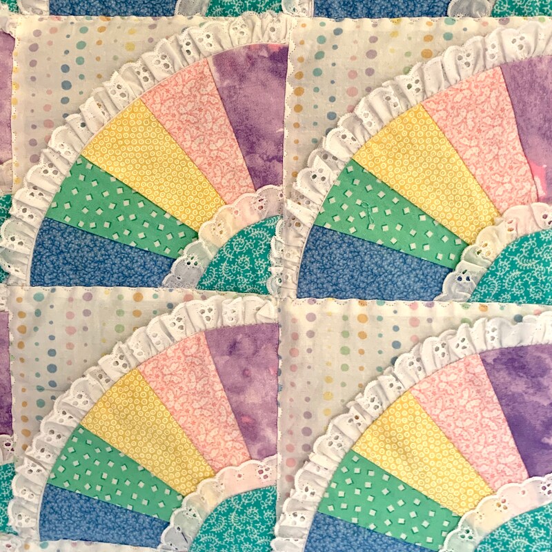 Vintage Fan Quilt - Etsy