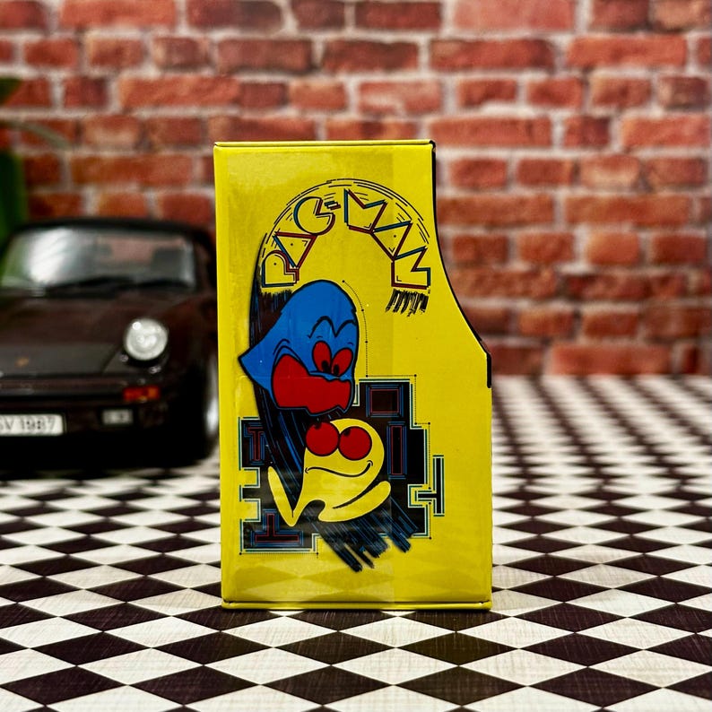 1/18 Scale Diorama – Pac Man Arcade Machine Miniature Diorama Set ...