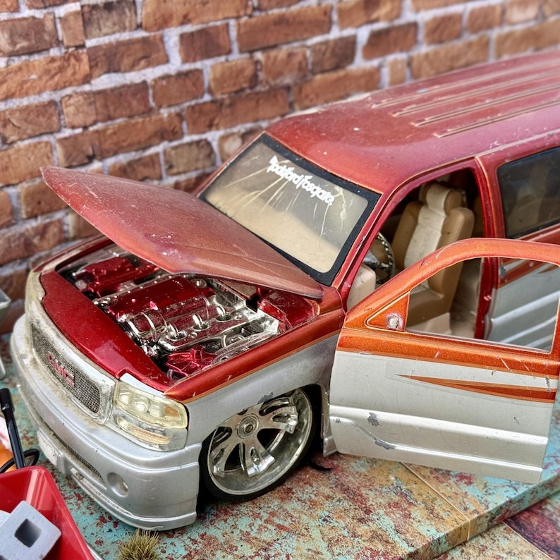 1/18 Scale GMC Yukon Denali JADA DUB City | Barn Find Model Car - Etsy