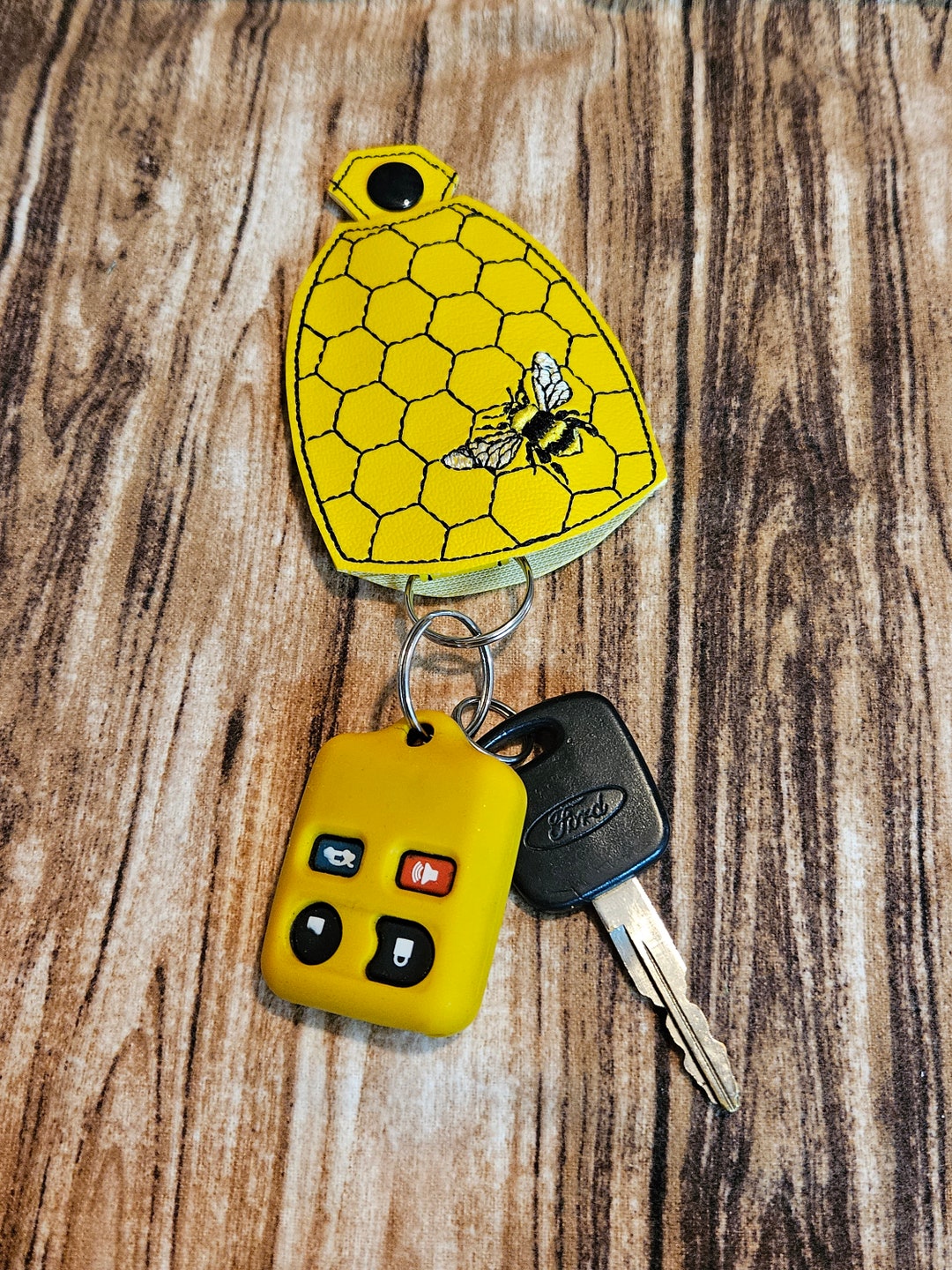 Bee Hive Key Sleeve, Key Keeper Pouch, Key Case, Key Organizer, Bumble ...
