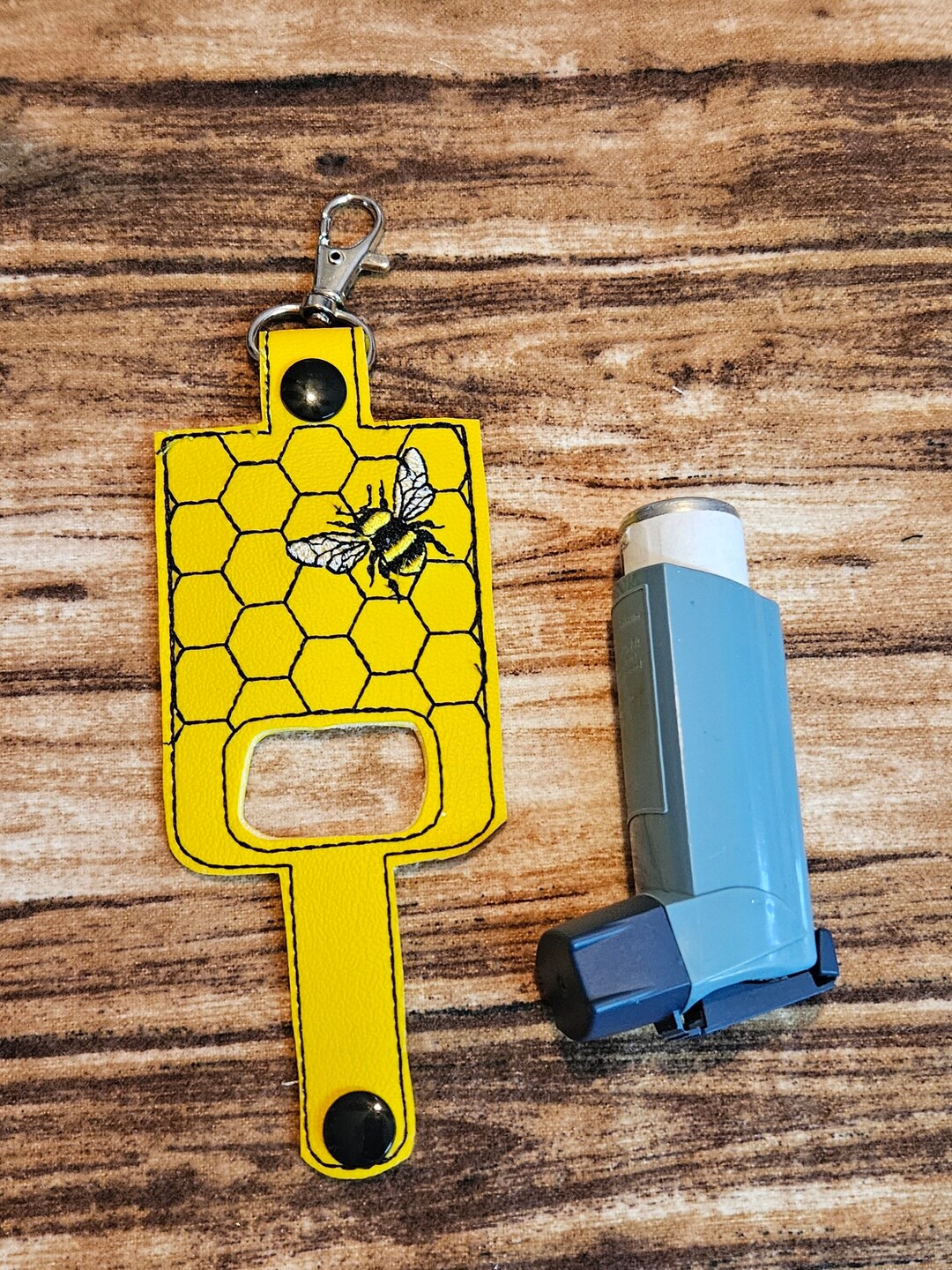 Honeycomb Bee Inhaler Holder Keychain, Cute Honey Bee Inhaler Holder ...