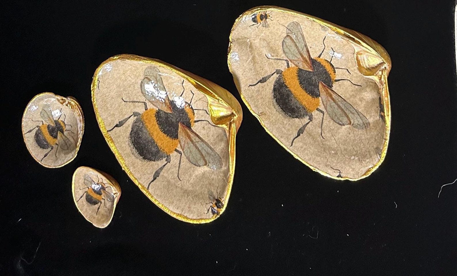 Honey Bee;large Clam Shell Ring Dish;jewlery Dish; Decoupaged Clam ...