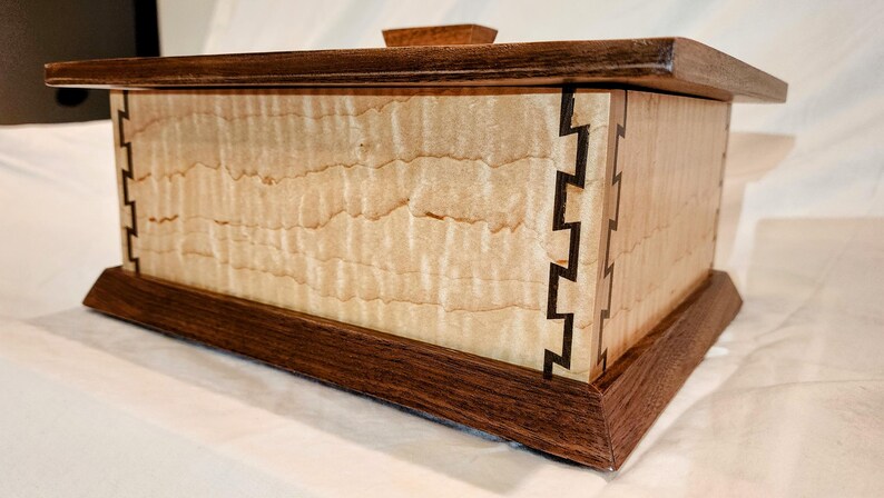 Maple and Walnut Double Dovetail Trinkets/keepsake Box - Etsy