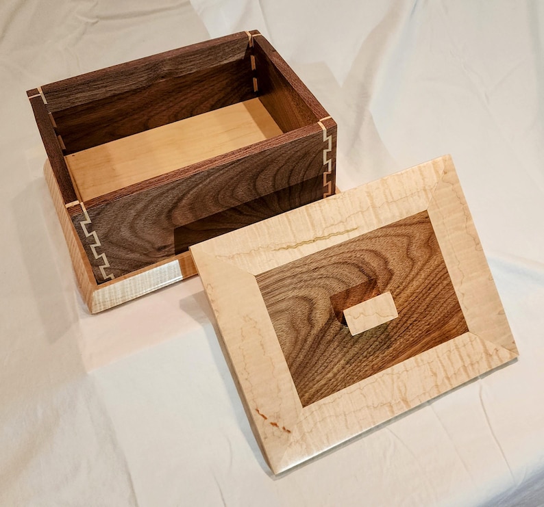 Walnut and Maple Double Dovetail Trinkets/keepsake Box - Etsy