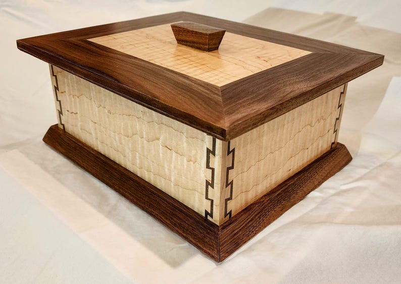 Maple and Walnut Double Dovetail Trinkets/keepsake Box - Etsy