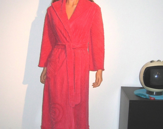 Vintage Chenille ROBE, Bathrobe. Floor Length Robe. 1960s. Gorgeous ...