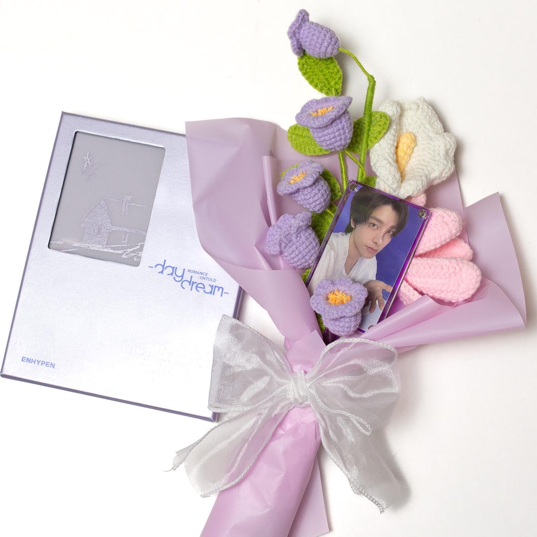 ENHYPEN Photocard Holder Bouquet: ENHYPEN Crochet Flower Bouquet With 1 ...