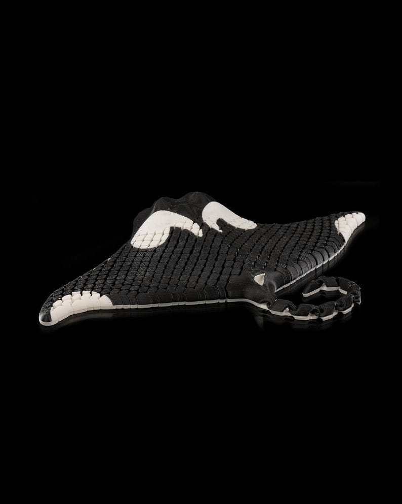 3D Printed Manta Ray – Articulated Sensory Toy & Ocean-themed Desk ...