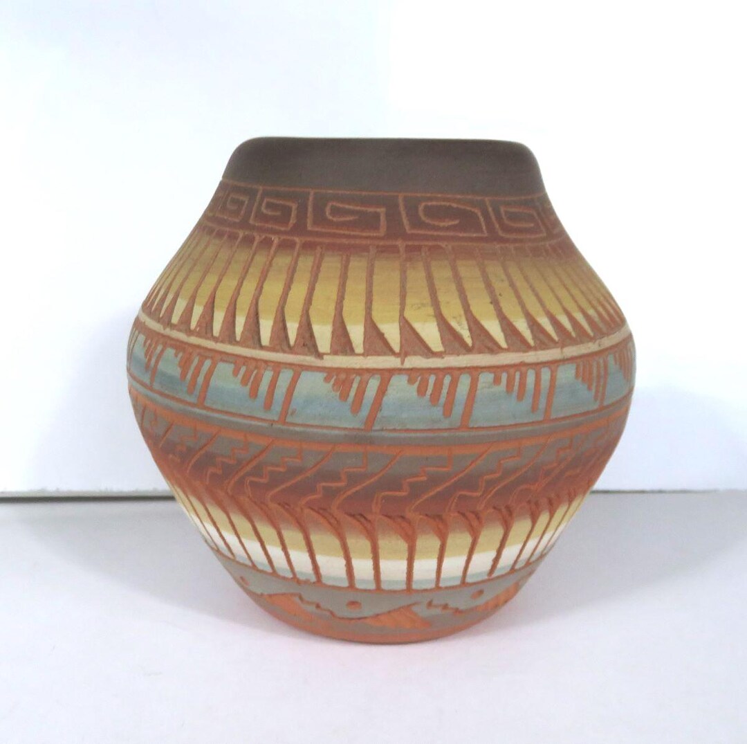 NAVAJO DINE Pottery,handmade,hand Painted,4 1/2" High,incised Patterns ...