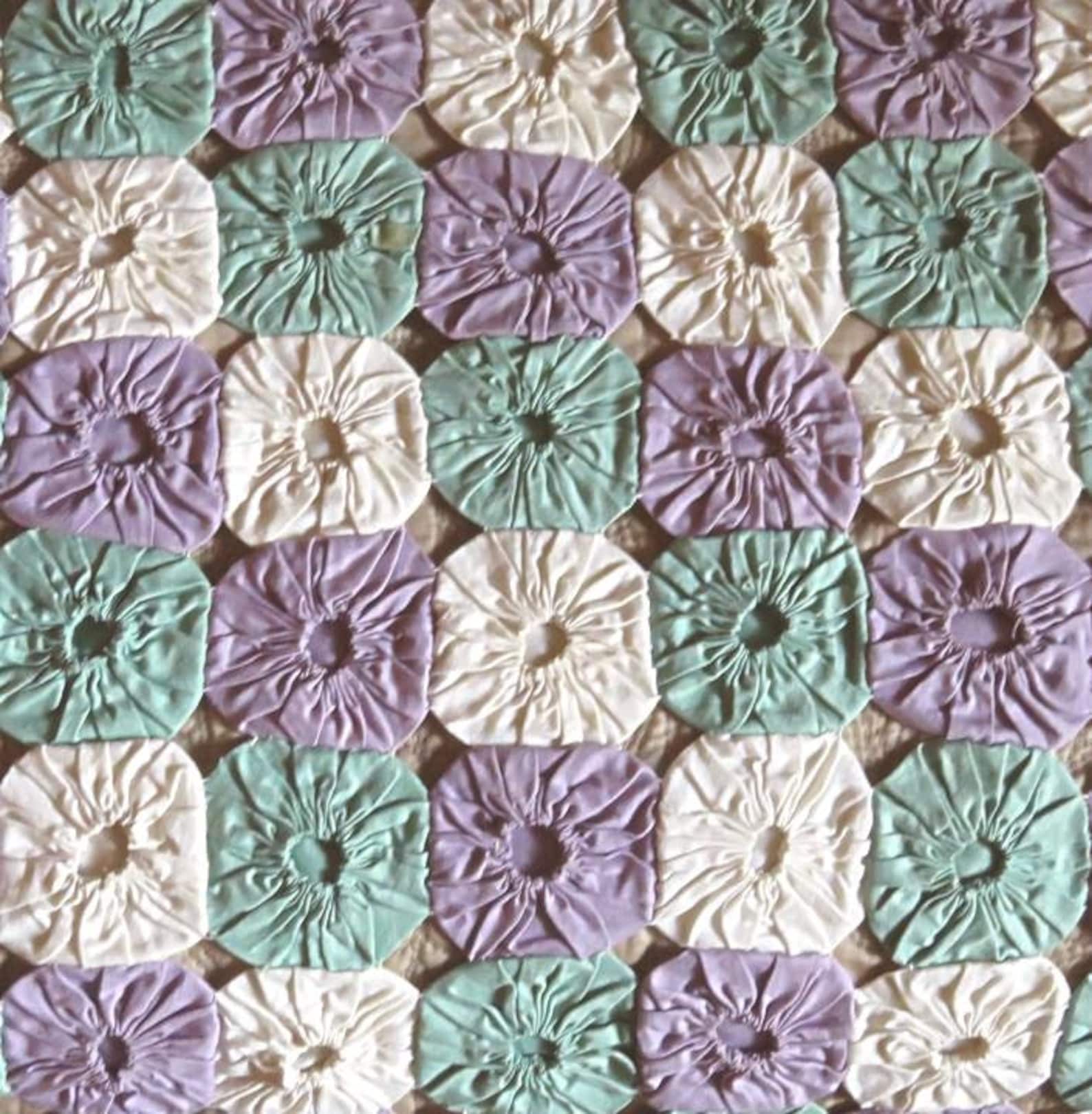 ANTIQUE POPCORN Yoyo QUILT, 88"x89", 1162 Rosettes, Hand Sewn,violet ...