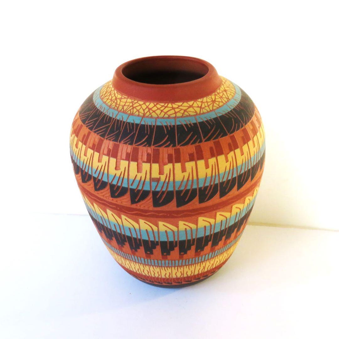 NAVAJO DINE ETCHED Vase,handmade Native American Pottery,signed,7 1/8 ...