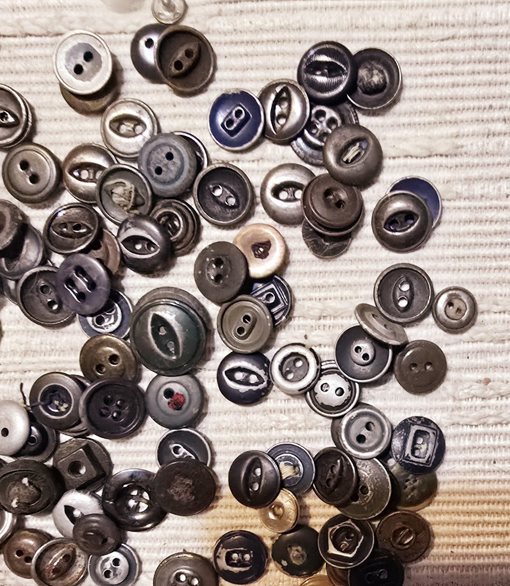 Vintage and Antique Metal Buttons - Etsy