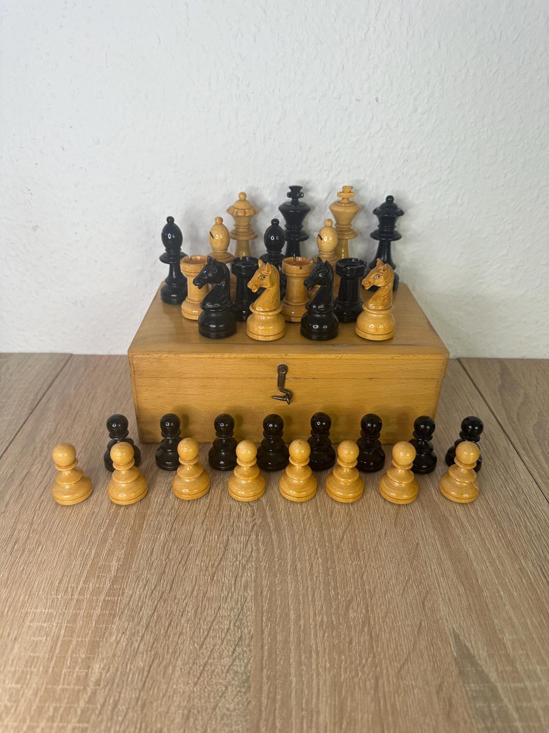 Antique/vintage German Chess Set Glass Eye Knights and Box - Etsy