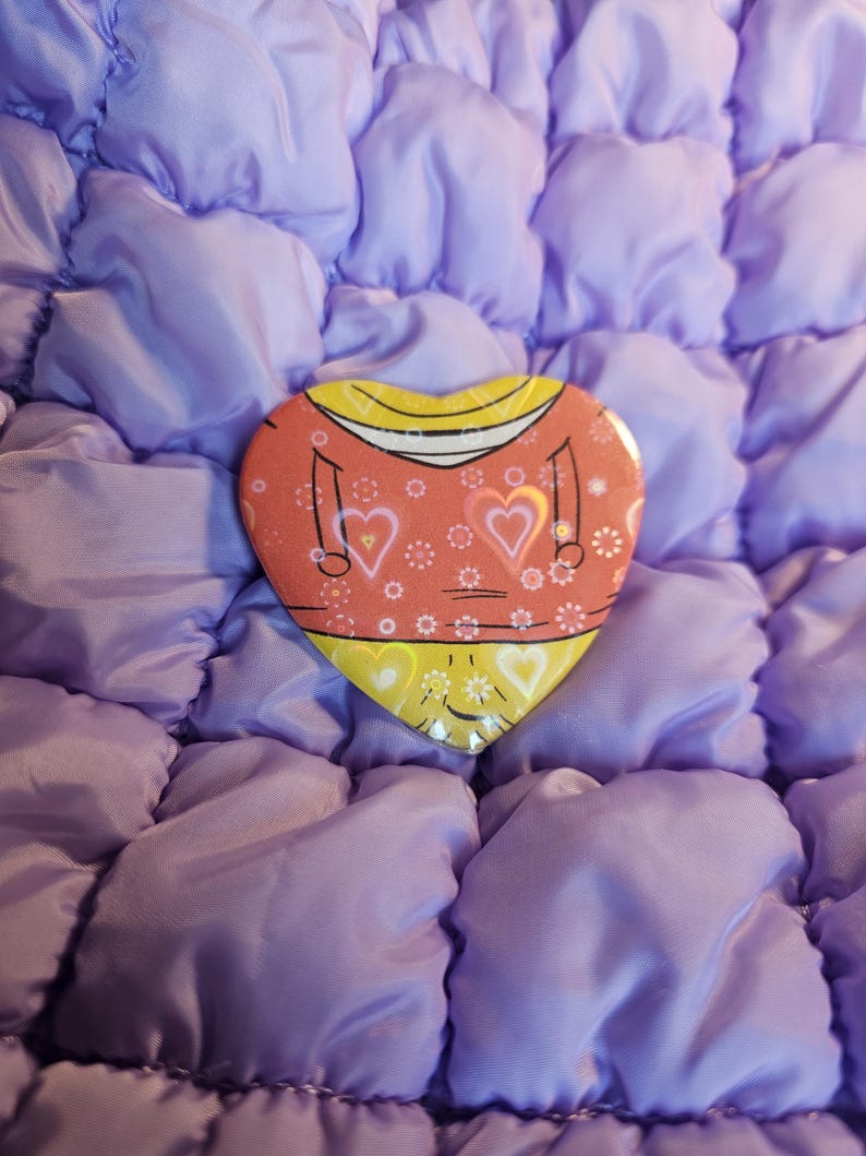 Smiling Friends || Charlie Heart Chest - Etsy