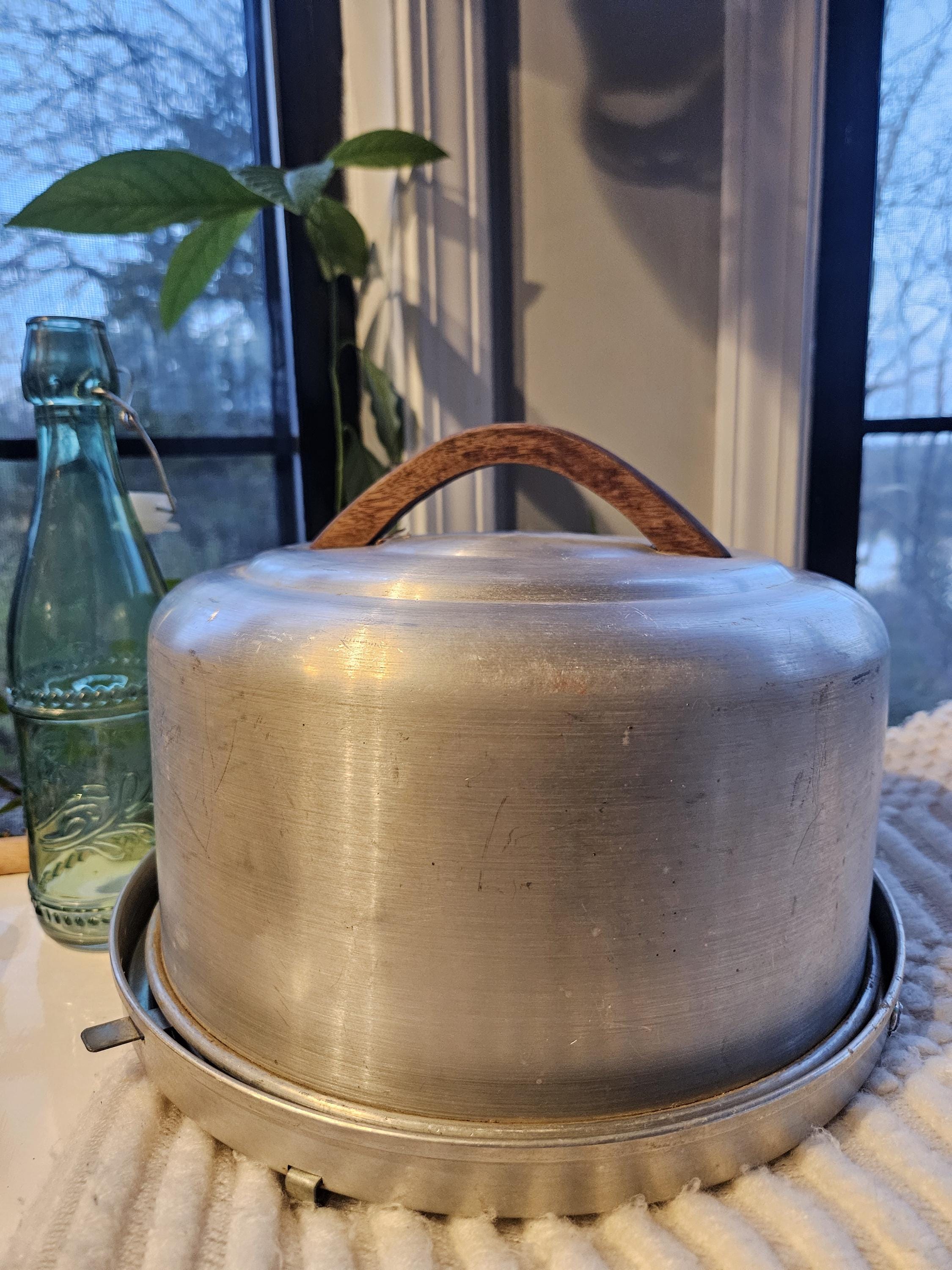 Vintage Mirro 2002M Locking Aluminum Covered Cake Carrier. Cake Taker ...