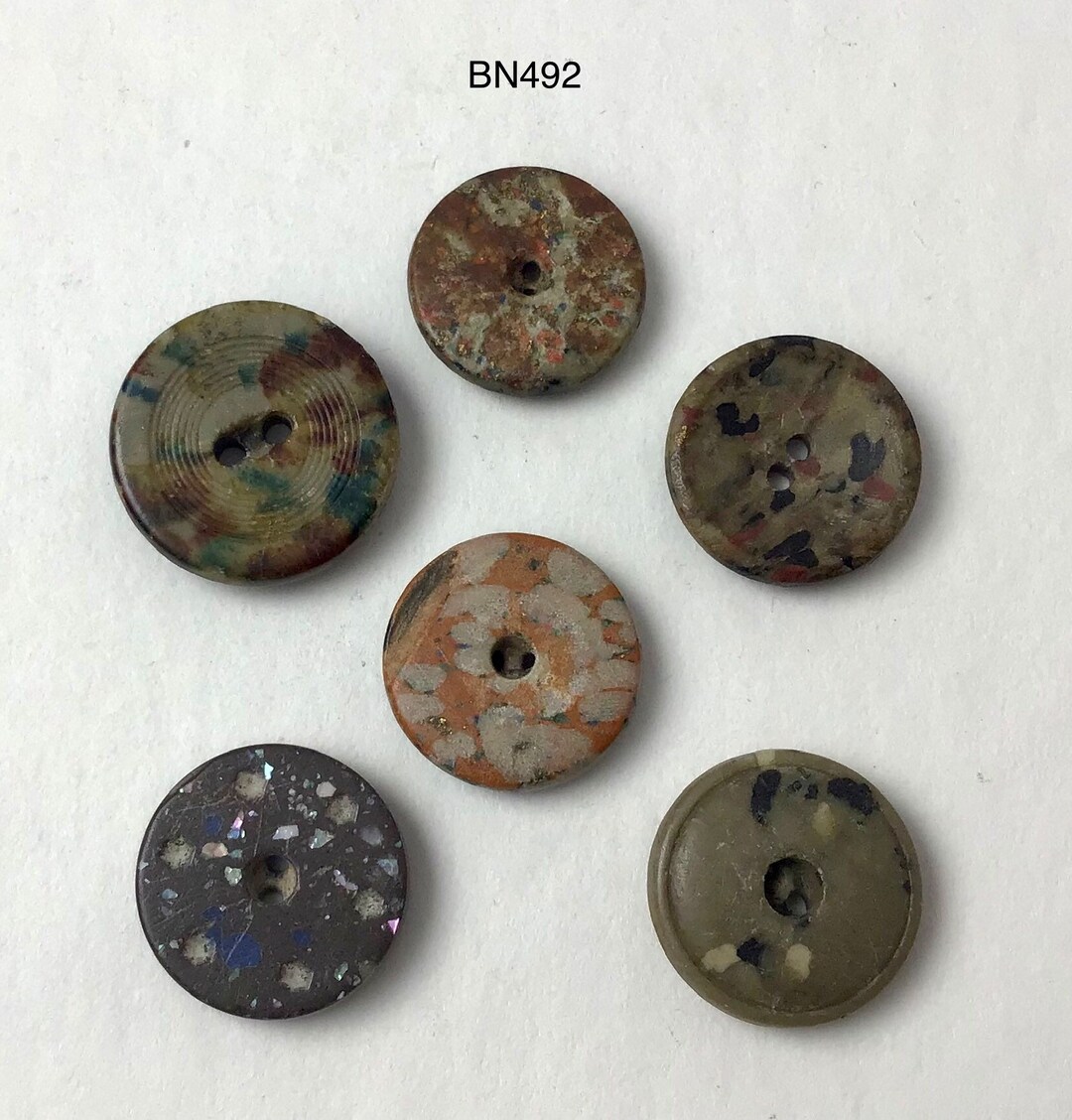 Vintage Composition Buttons 6 Buttons - Etsy