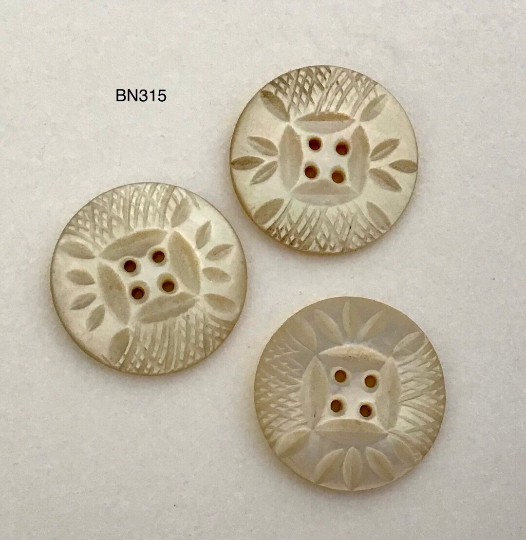Vintage Carved Shell Button Set of 3 - Etsy
