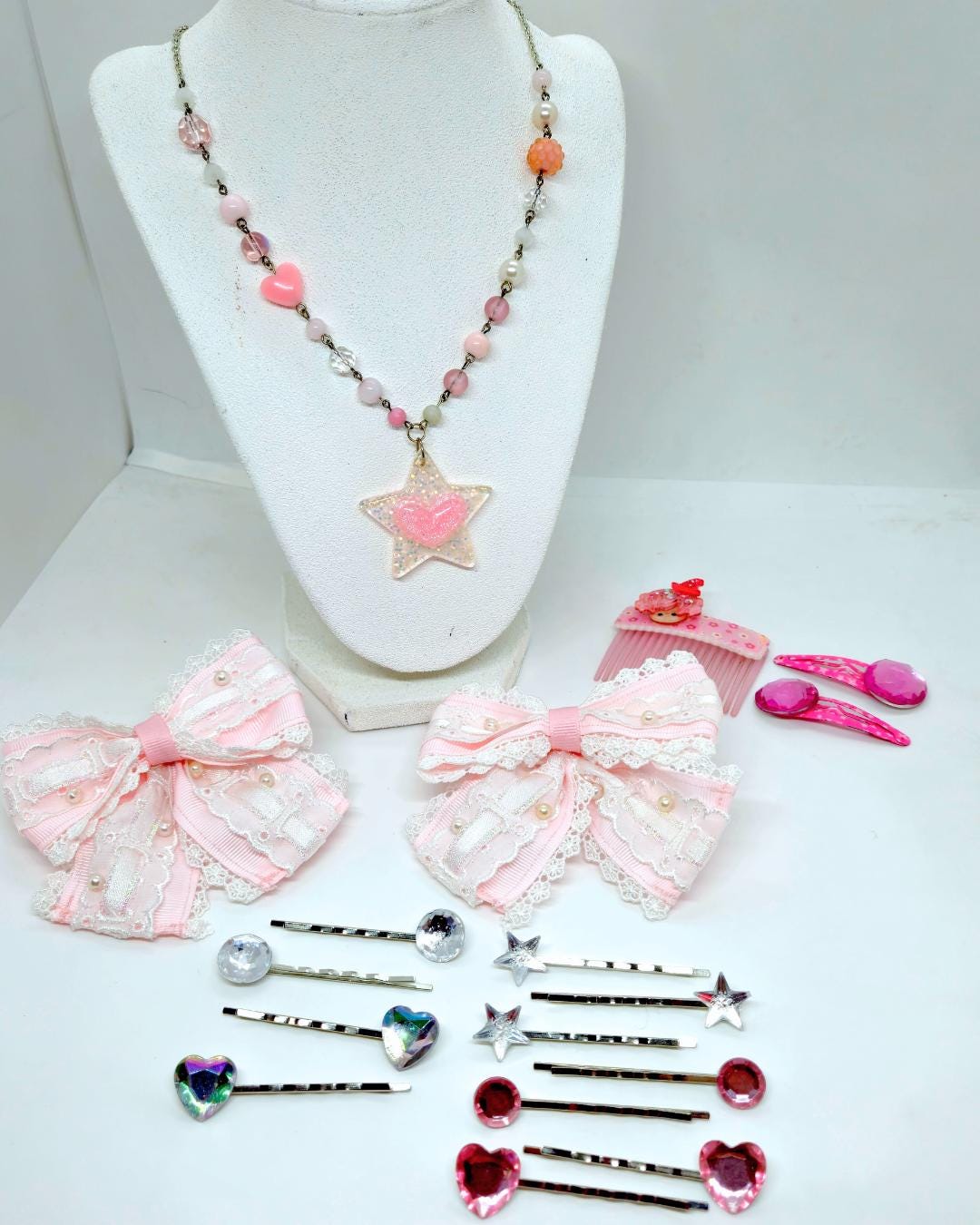 Rococo Elegance Accessory Gift Set: Beaded Necklace / Hair Bow EGL ...