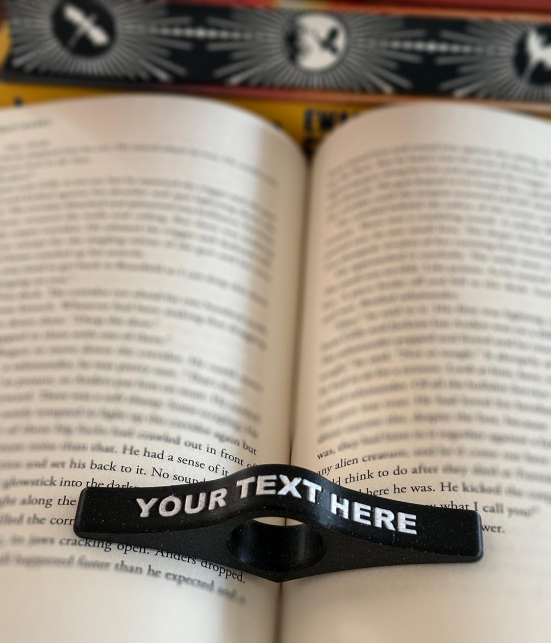 Custom Book Page Holder, Thumb Page Holder, One-handed Reading - Etsy