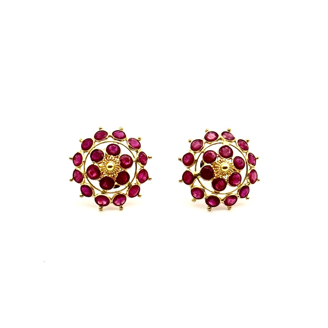 Vintage 18K Gold Ruby Cluster Earrings – Floral Studs - Etsy