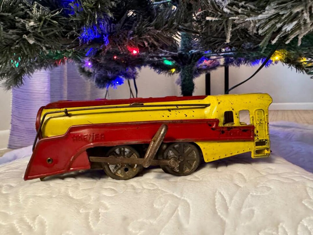 Vintage Hafner 1010 Windup Train Locomotive With Pullman Cars - Etsy