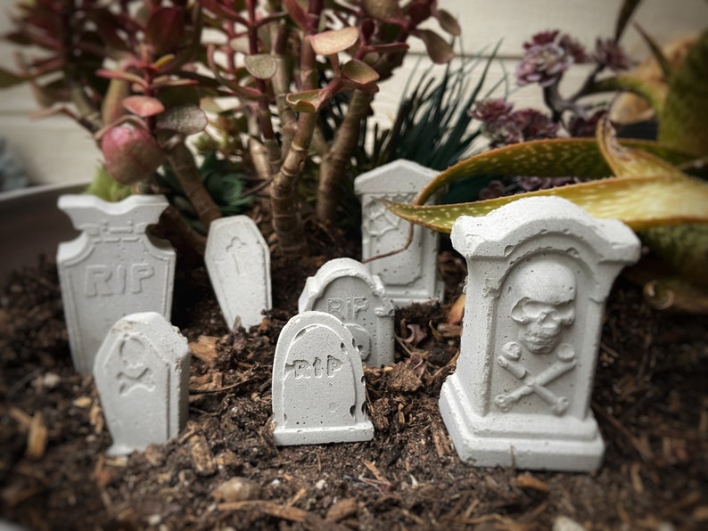 Mini Tombstones Concrete Garden Decorations Halloween Terrarium Plants ...