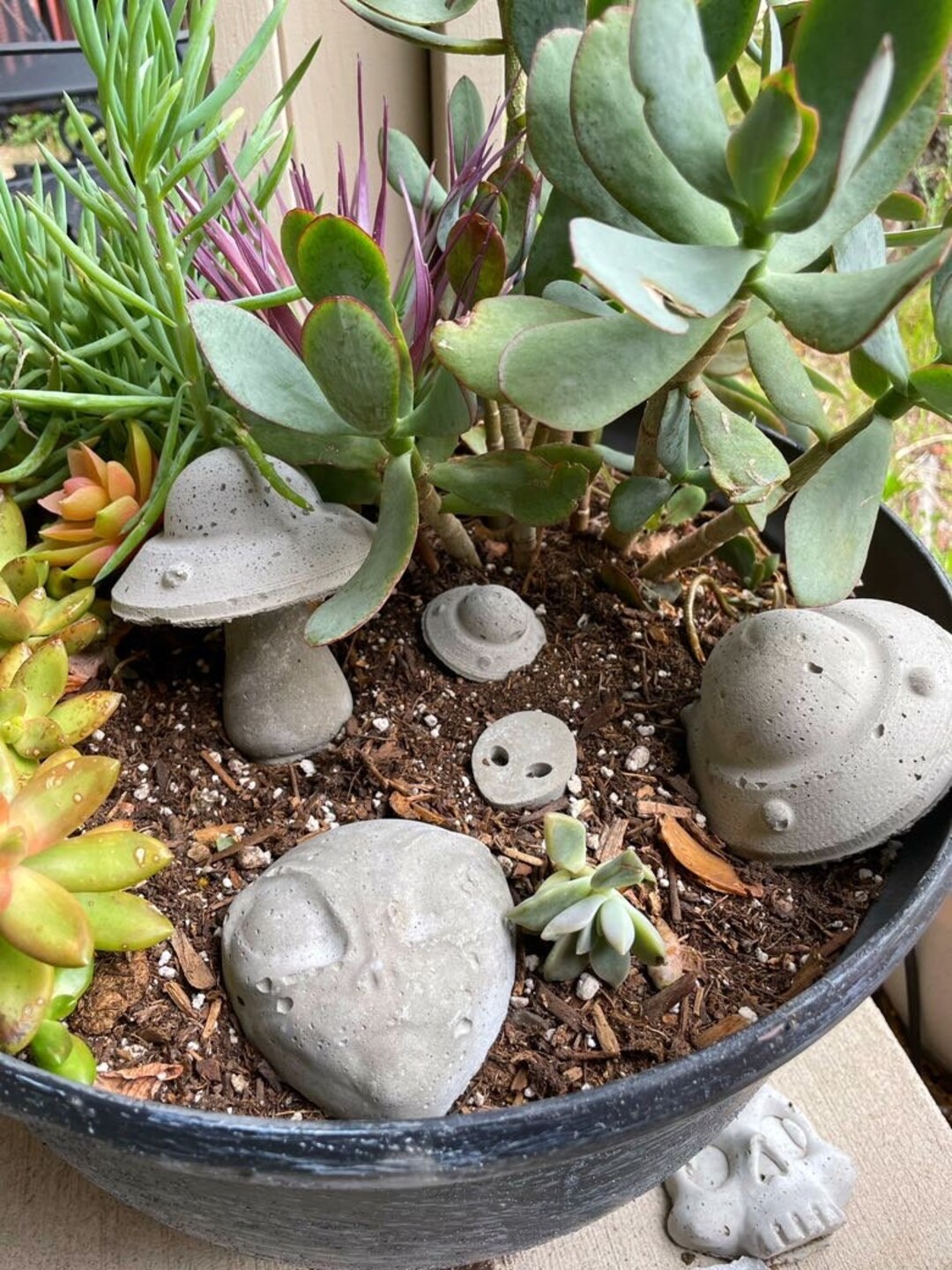 CHOOSE Size/amount Alien or UFO Concrete Garden Decorations Vase Filler ...
