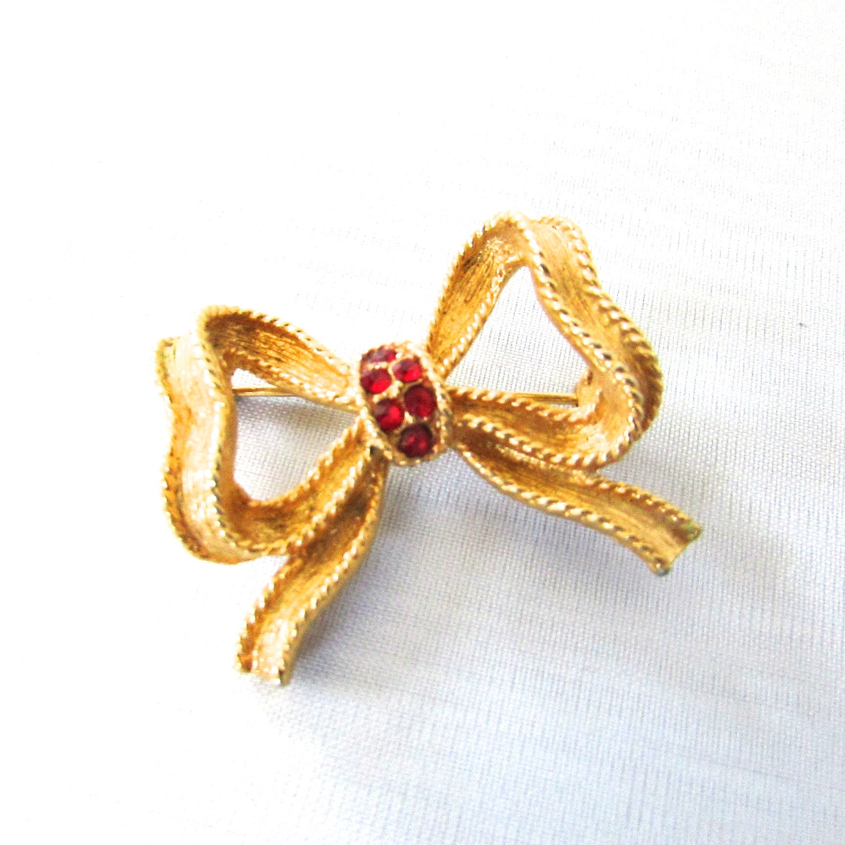 Red Rhinestone Bow Brooch Pin Gold Tone | Etsy